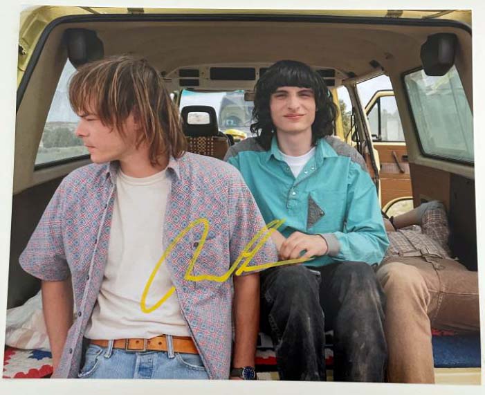Charlie Heaton aka Jonathan Byers original Autogramm auf 20x25 Stranger ...