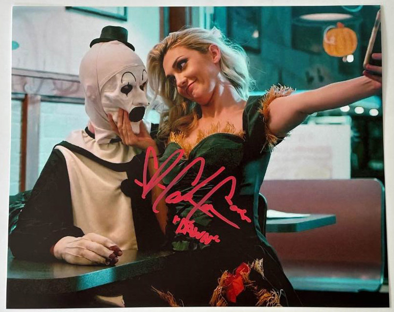 Catherine Corcoran original Autogramm auf 20x25 Terrifier Foto | We ...